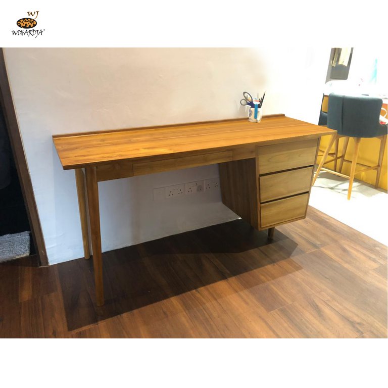 5 Stylish & Practical Teak Desk With Drawers For Clutter-free Study Room