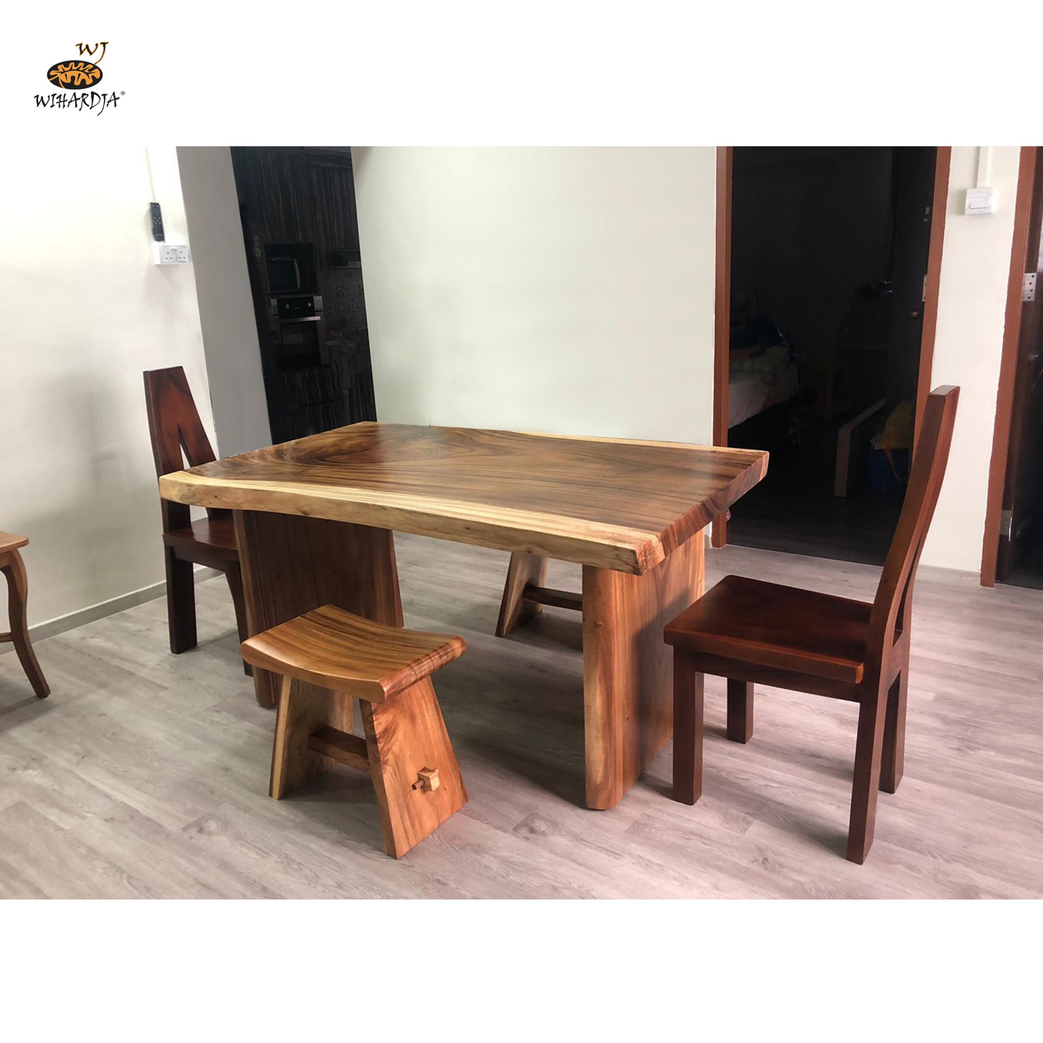 3 Things You Should Be Know When Buying Suar Wood Furniture